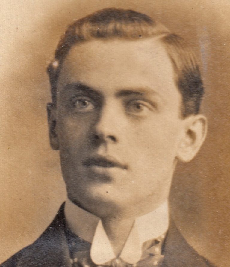 Jak stařenku Frolíkovou pozvali na korunovaci anglického krále ...